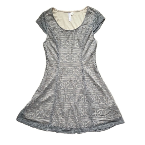 Alya | Dresses | Alya By Francescas Sheer Illusion Lace Scoop Neck Fit ...